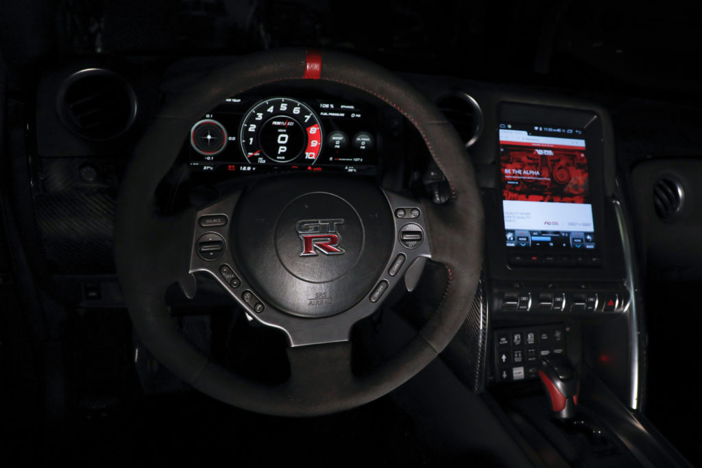 MoTeC C1212 Display Kit for R35 GT-R – RobTuned